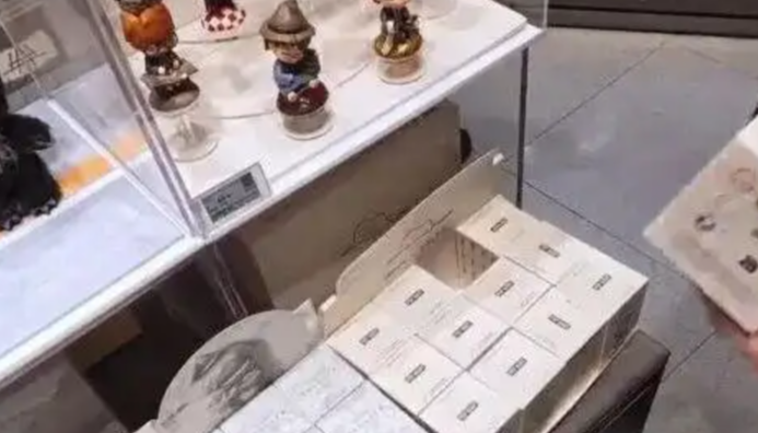 全职摇盲盒年入30万