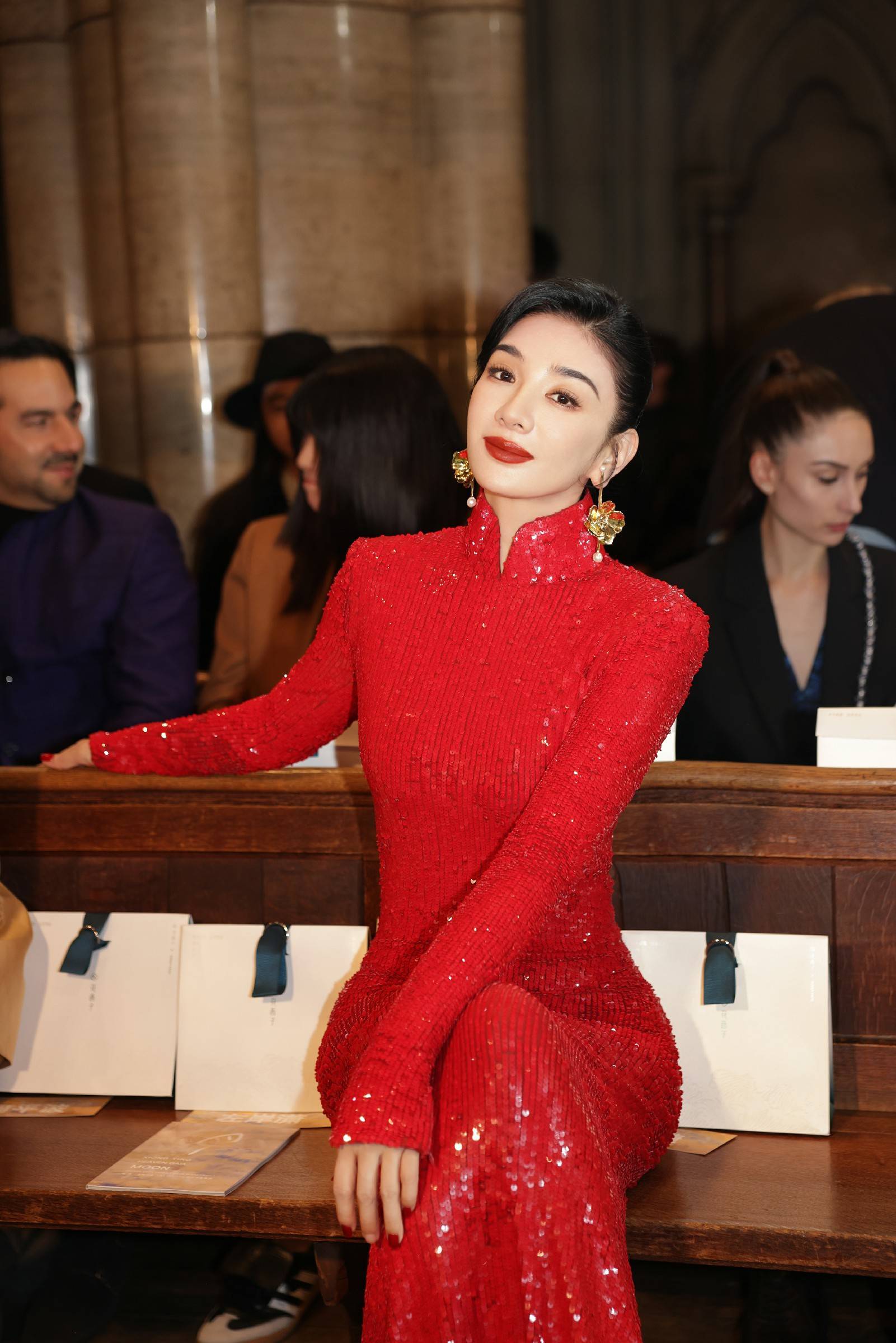 熊英·盖娅传说2025SS品牌巴黎发布会圆满成功！ - 360娱乐，你开心就好